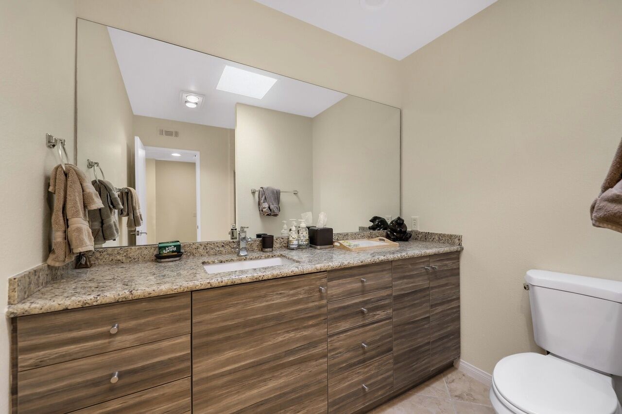 Modern Fairway Retreat With Pool Access In Bermuda Dunes Country Club. - Bermuda Dunes, CA