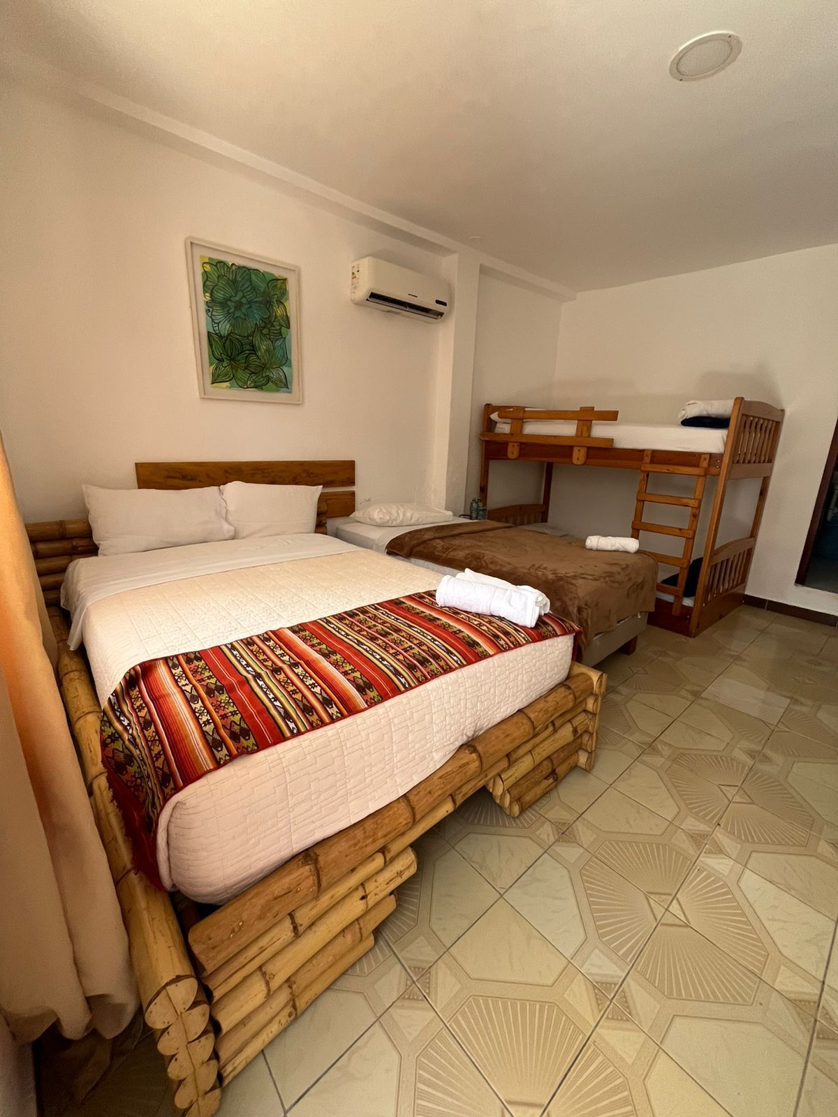 Quarto Quádruplo Familiar