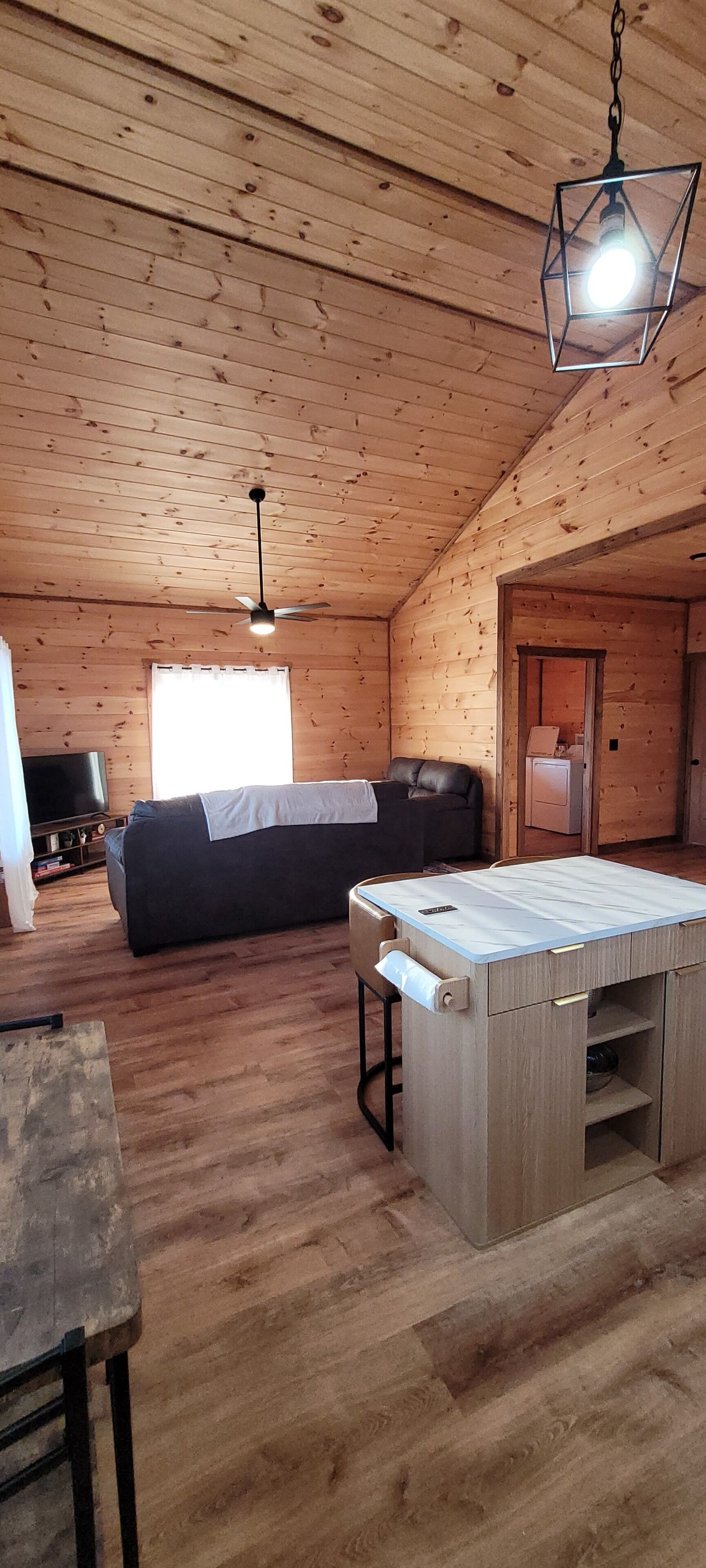 Beautiful 2 Bedroom Cabin Near The Buffalo River With Red Rock Mt. Views - Jasper, AR