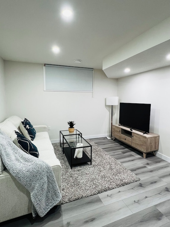 Cozy Private Basement Suite Clean, Quiet & Comfortable - 알버타