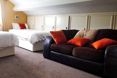 Room-3 Single Bedroom W Full Kitchen, fa