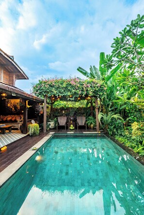 Casa, 2 quartos, piscina particular, vista para o jardim | Piscina