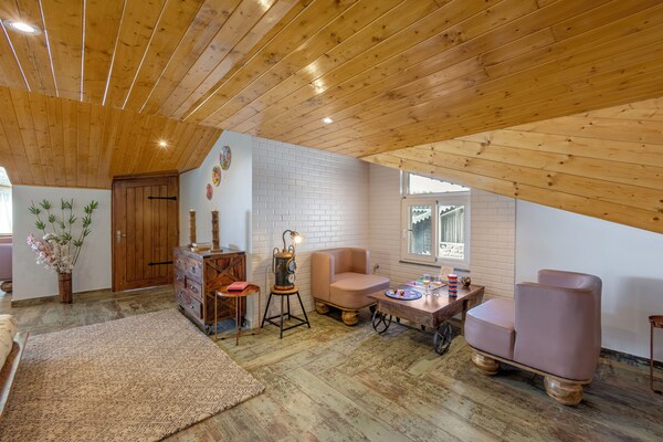 Elivaas Alpenglow 3 Bhk Villa - Kasauli