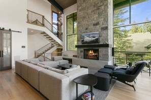 Casa, 5 quartos | Sala de estar
