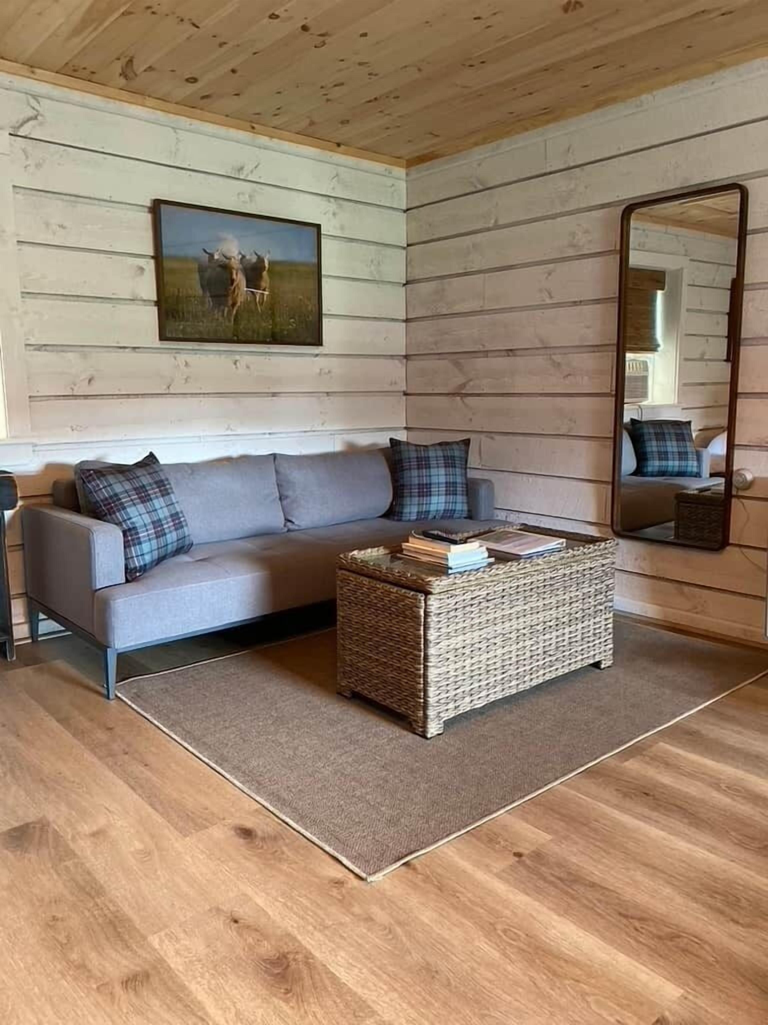 Cabin 2 - Dog-friendly - Farm Sanctuary, Finger Lakes - Seneca Lake, NY