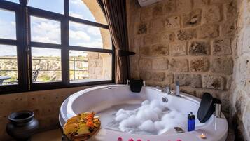 Suite Royal, lareira | Banheira de hidromassagem