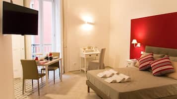 Quarto Triplo Superior, varanda, Vista para a cidade