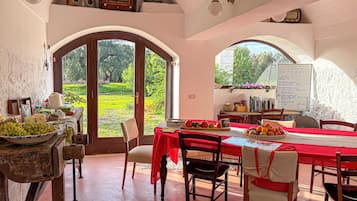 Villa, vista para o jardim | Sala de estar