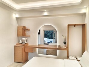 Suíte luxo, vista para o mar | Cofres nos quartos, cortinas blackout, quartos à prova de som