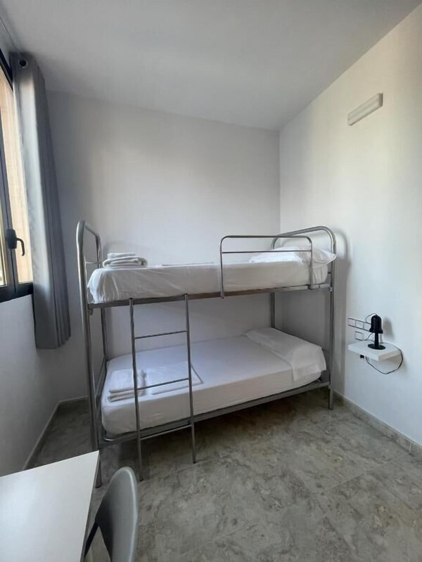 Albergue María Rosa Molas - Costa Dorada (España)