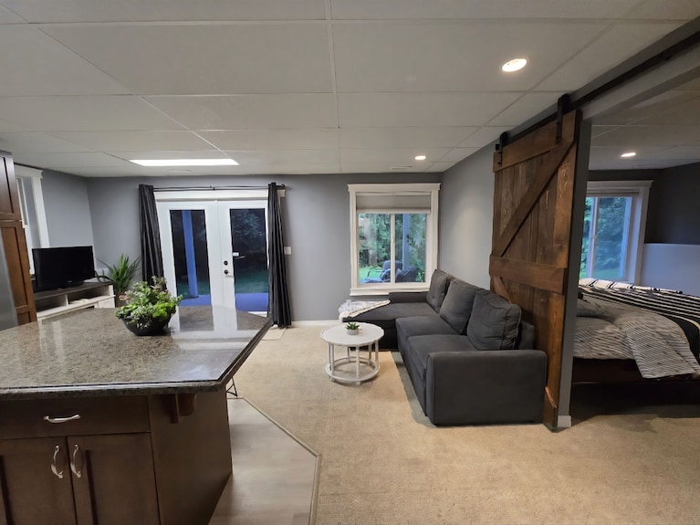 Canoe Creek Retreat - British Columbia