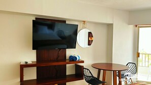 Quarto Superior | Secretária adequada para computadores portáteis, Wi-fi grátis 