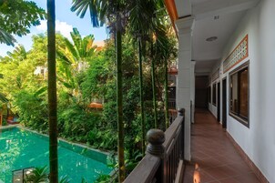 Piscina exterior, da(s) 9:00 à(s) 21:00, espreguiçadeiras 