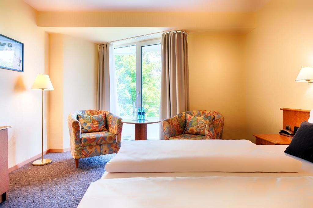 Refined Room W/ Balcony & Free Parking | Access To Onsite Pool & Garden - Deidesheim