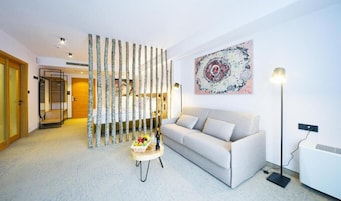 Quarto Duplo Deluxe, vista para o pátio | Interior