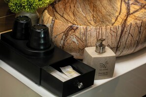 Quarto Duplo ou Twin Clássico, vista para o lago