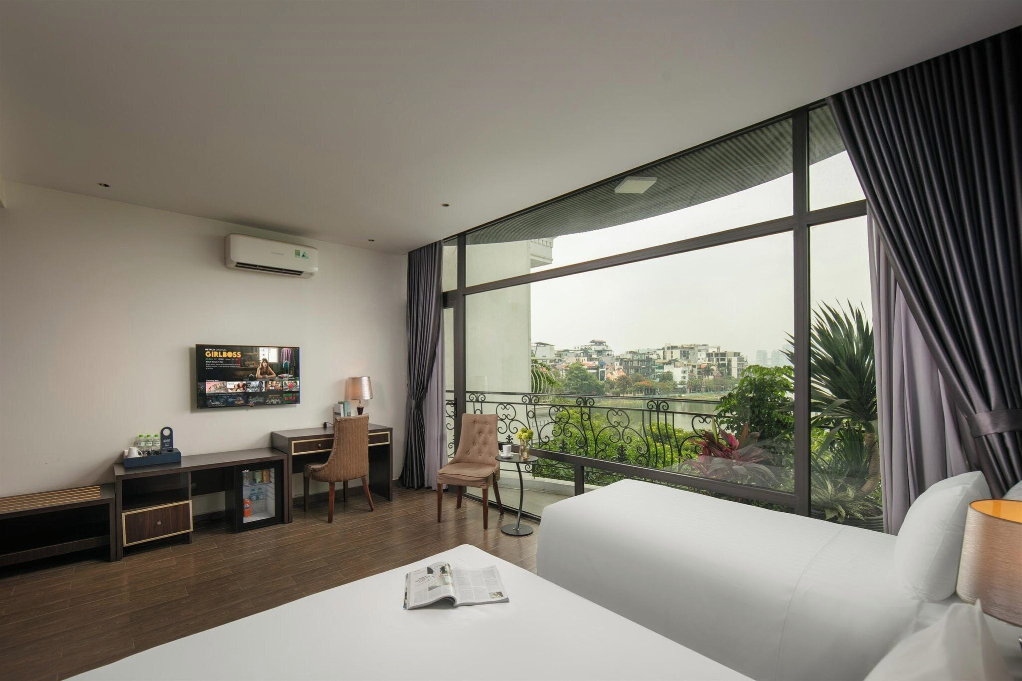 Quarto Duplo ou Twin Clássico, vista para o lago