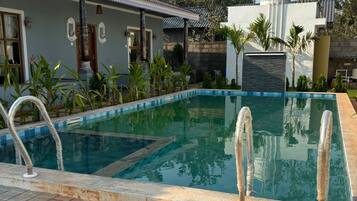 Piscina exterior