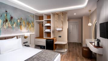 Quarto casal ou duplo standard, sacada, vista para a montanha