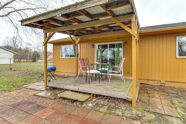 Rural Bloomington Area Home W/ Deck & Yard! - Bloomington