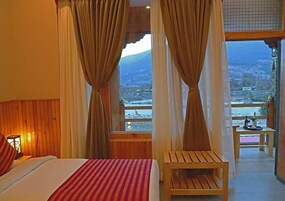Quarto Duplo Deluxe, vista para a montanha | Cofre no quarto, secretária adequada para computadores portáteis