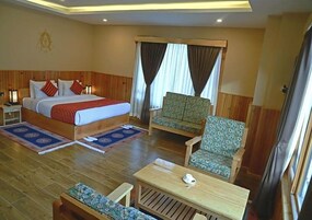 Quarto Duplo Deluxe, vista para a montanha | Cofre no quarto, secretária adequada para computadores portáteis 