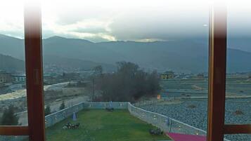 Quarto Duplo Standard, vista para a montanha | Interior