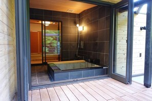 Quarto Twin Deluxe, varanda, vista para o rio | Sauna