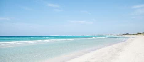 Vista para praia/oceano