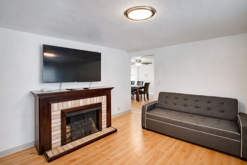 Relaxing 2br Home Massage Shower Near Lake - Fond du Lac, WI