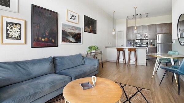 Landing Apartments Near Southtown - King William - San Antonio