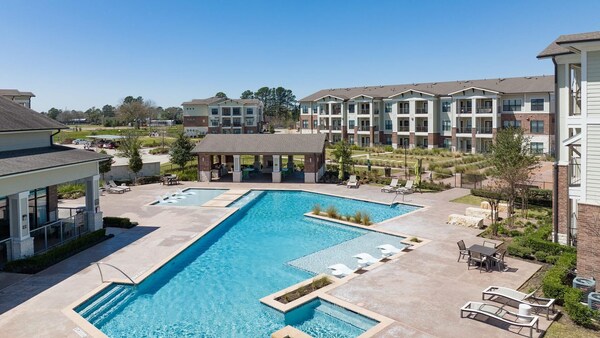 Landing Apartments Grand Harbor Near Falcon Point - Katy, TX