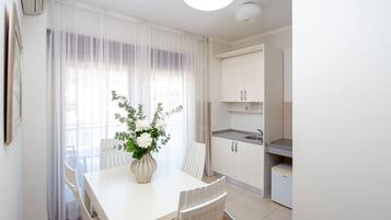 Casa (One Bedroom Suite with Double Bed 102) | Sala de jantar