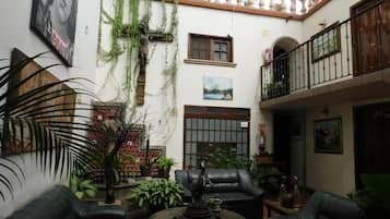 Quarto casal ou duplo clássico, vista para a cidade | Área da propriedade