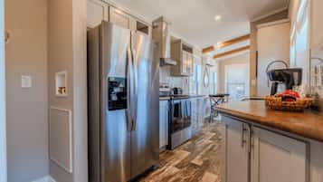 Cabana de Madeira Comfort, vista para a piscina | Cozinha privada