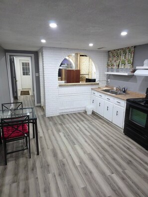 Casa, 1 quarto, para fumantes, lareira | Parte interna