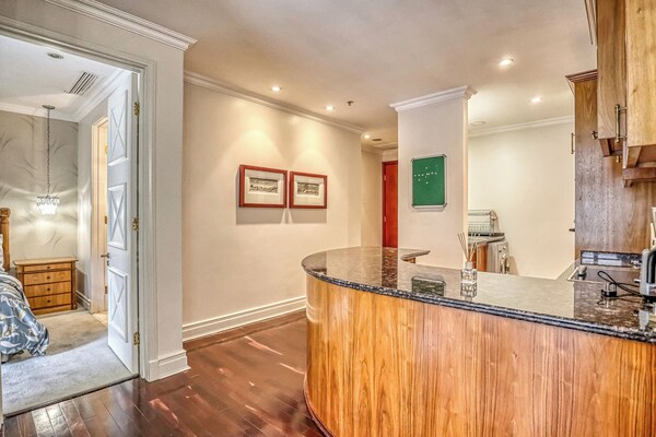 Luxurious Two-bedroom Apartment - Johannesburg