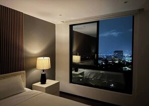 Luxury & Elegance in the Heights Reviews, Deals & Photos 2026 - Expedia