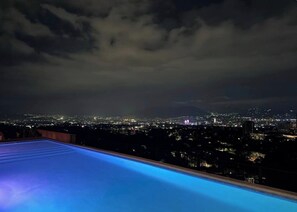 Luxury & Elegance in the Heights Reviews, Deals & Photos 2026 - Expedia
