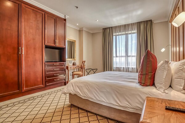 Deluxe One-bedroom Apartment - Johannesburg