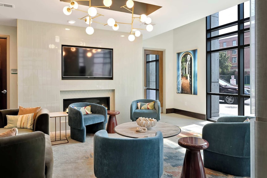 Downtown Living Near King St - Pool & Gym Access - 查爾斯頓