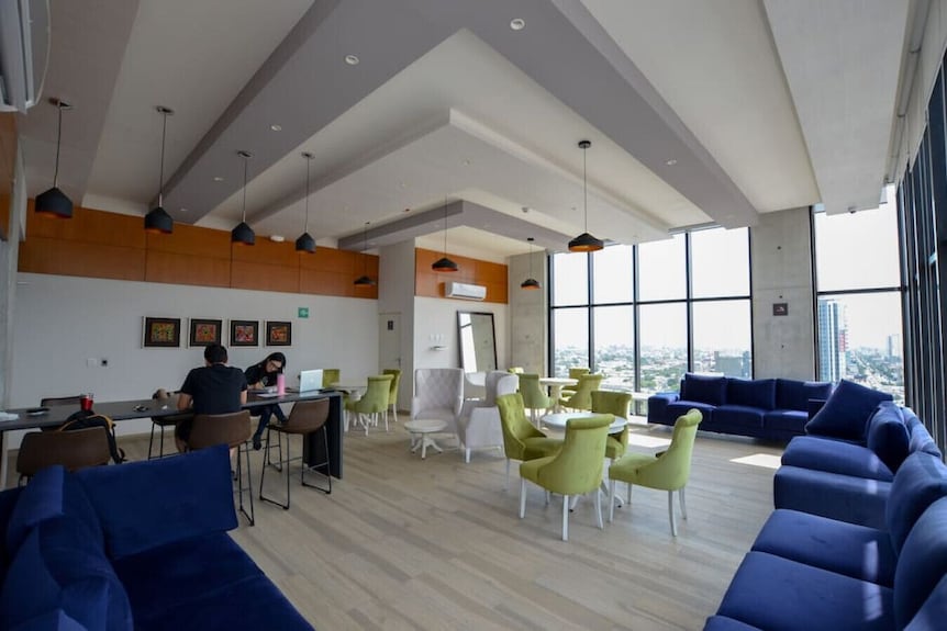 Obra De Arte Y Un Increíble, Amplio Departamento - San Pedro Garza García