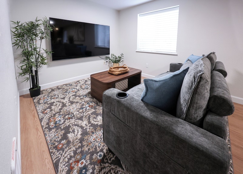 Spokane Medical District - 2 Queens + Fenced Yard - スポーカン, WA