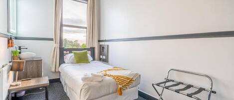 Quarto solteiro conforto, serviço de arrumação