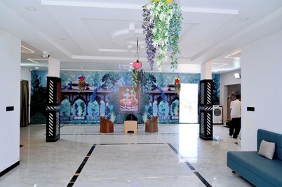 Laxminarayan Hotel