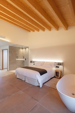 Quarto casal ou duplo premium, vista para a montanha | Roupas de cama premium, frigobar, cofres nos quartos