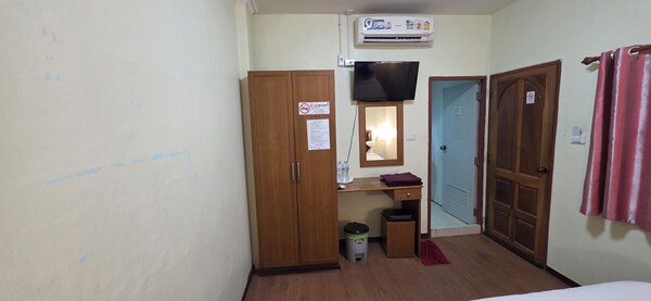 Mahi Guest House & Restaurant - Pattaya City