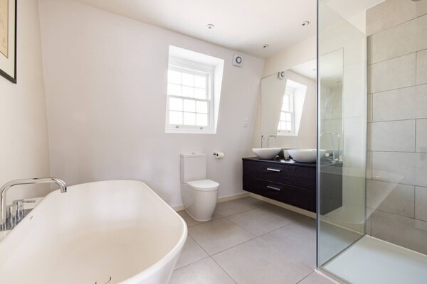 Prince Luxe 4 Bedroom House In Chelsea - London, UK