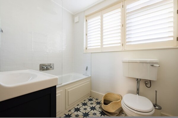 Battersea Set 3 Bedroom Home With Garden - Londres