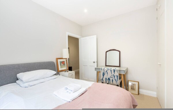 Whoops-a-daisy 3 Bedroom In Notting Hill - Chelsea